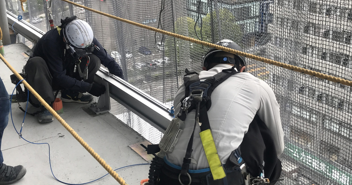 Developing a New Installation Method for Unitized Curtain Walls | YKK ...